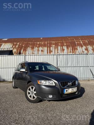 Grey Volvo V50 2012 in Riga, with an engine capacity of 1.60 L and mileage of 310 thousand km for 2500 €, photo 1 on AUTOMOTO.COM.LV