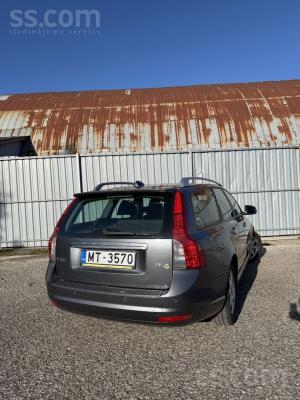 Grey Volvo V50 2012 in Riga, with an engine capacity of 1.60 L and mileage of 310 thousand km for 2500 €, photo 6 on AUTOMOTO.COM.LV