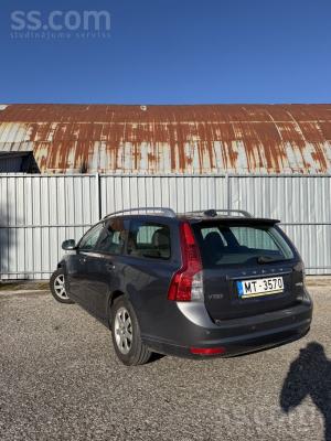 Grey Volvo V50 2012 in Riga, with an engine capacity of 1.60 L and mileage of 310 thousand km for 2500 €, photo 8 on AUTOMOTO.COM.LV