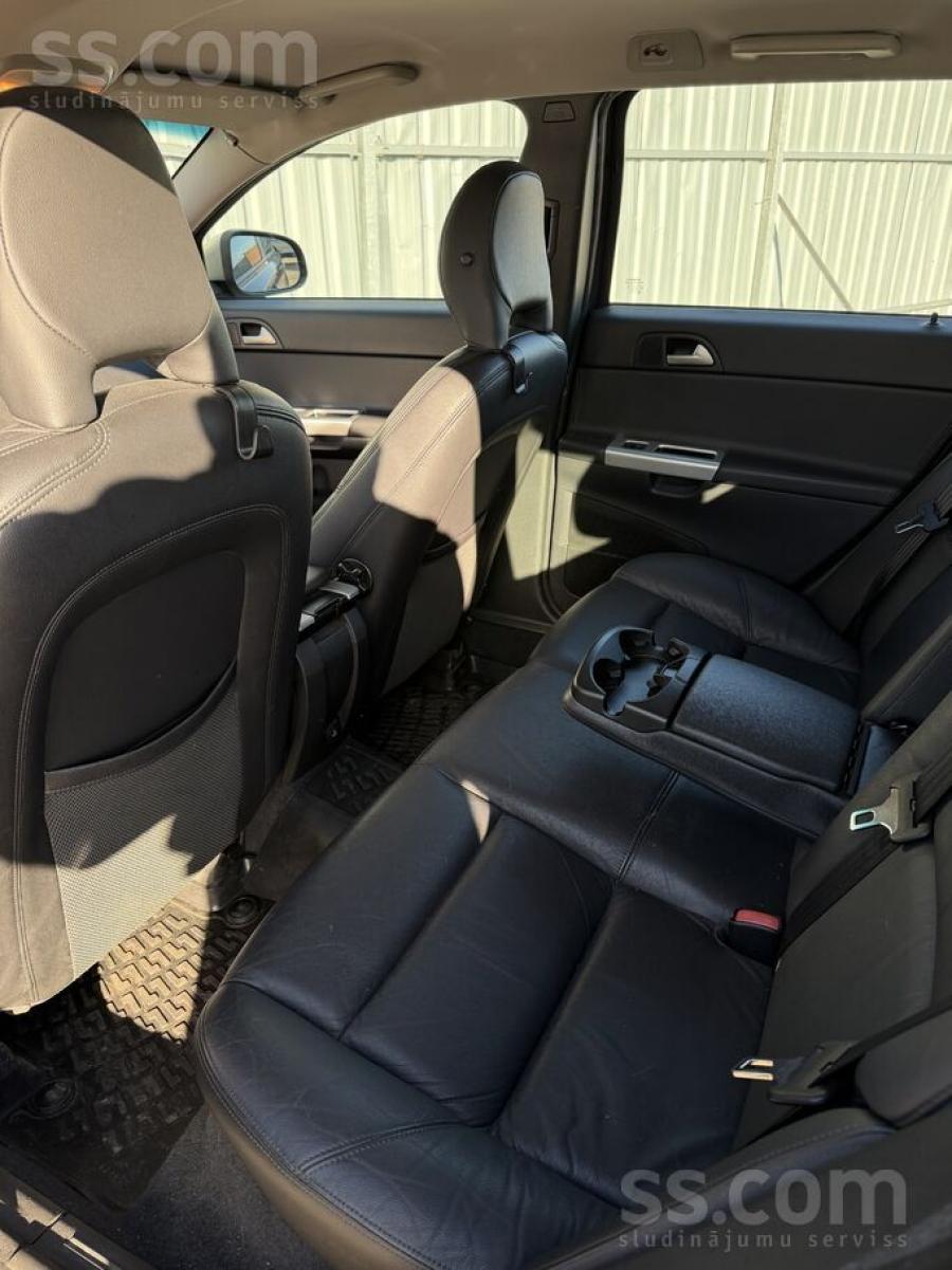Grey Volvo V50 2012 in Riga, with an engine capacity of 1.60 L and mileage of 310 thousand km for 2500 €, photo 12 on AUTOMOTO.COM.LV