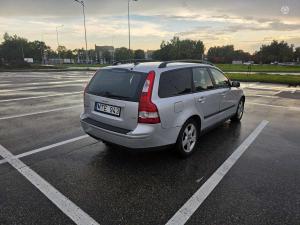 Серый Вольво В50 2024 в Каунас, объемом двигателя 2.44 л и пробегом 305 тыс. км за 1100 €, фото 4 на AUTOMOTO.COM.LV