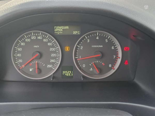 Pelēks Volvo V50 2024 Kauņa, ar dzinēja tilpumu 2.44 L un nobraukumu 305 tūkst. km par 1100 €, foto 8 vietnē AUTOMOTO.COM.LV