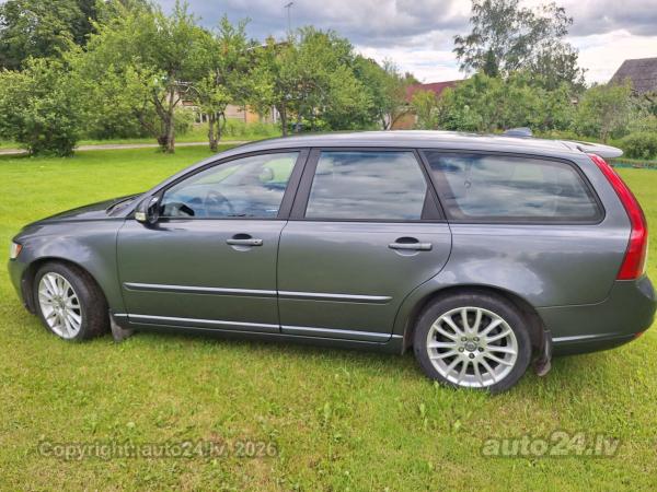 Pelēks Volvo V50 2025 Tartu, ar dzinēja tilpumu 1.60 L un nobraukumu 275 tūkst. km par 3500 €, foto 5 vietnē AUTOMOTO.COM.LV
