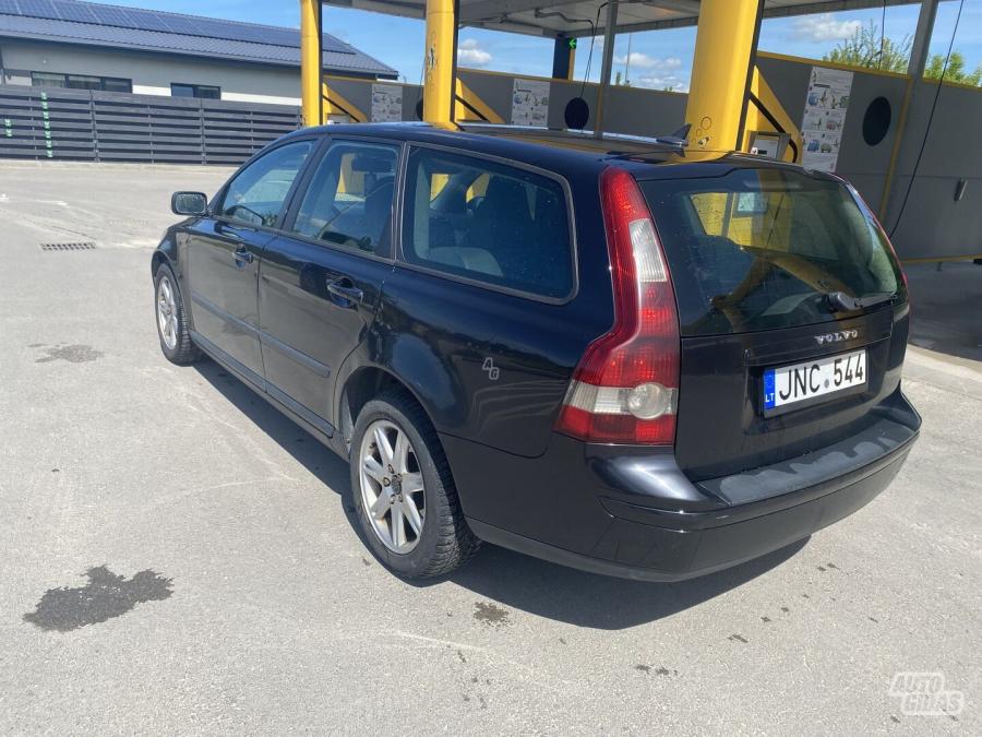Volvo V50 2004 Kretinga, ar dzinēja tilpumu 2.00 L un nobraukumu 358 tūkst. km par 1550 €, foto 5 vietnē AUTOMOTO.COM.LV
