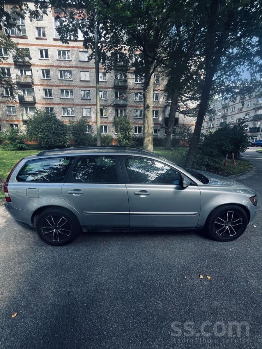 Volvo V50 2005 in Riga, with an engine capacity of 2.00 L and mileage of 327 thousand km for 1500 €, photo 6 on AUTOMOTO.COM.LV