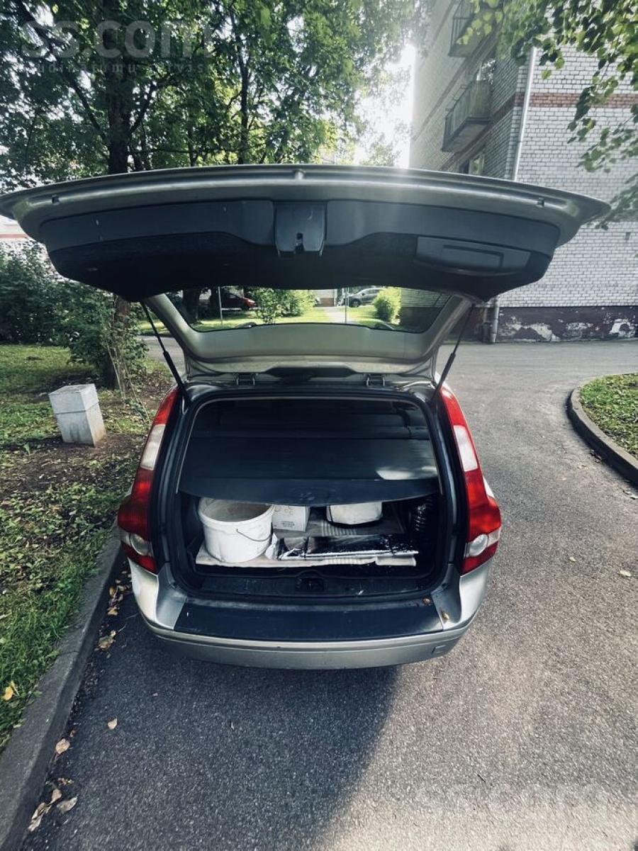 Volvo V50 2005 in Riga, with an engine capacity of 2.00 L and mileage of 327 thousand km for 1500 €, photo 13 on AUTOMOTO.COM.LV