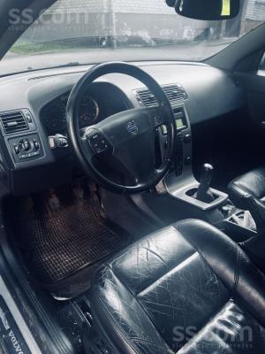 Volvo V50 2005 in Riga, with an engine capacity of 2.00 L and mileage of 327 thousand km for 1500 €, photo 14 on AUTOMOTO.COM.LV