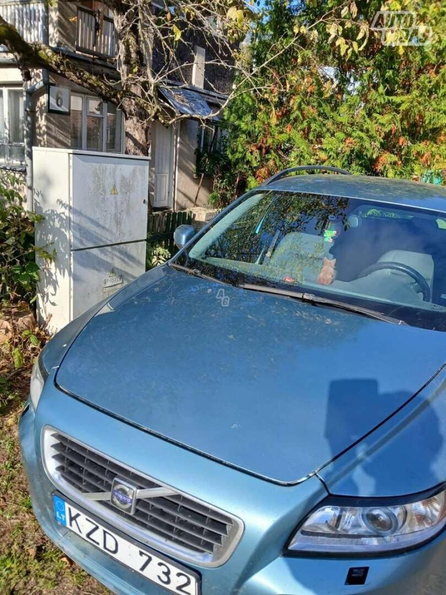 Volvo V50 2007 in Druskininkai, with an engine capacity of 1.60 L and mileage of 267 thousand km for 1250 €, photo 3 on AUTOMOTO.COM.LV