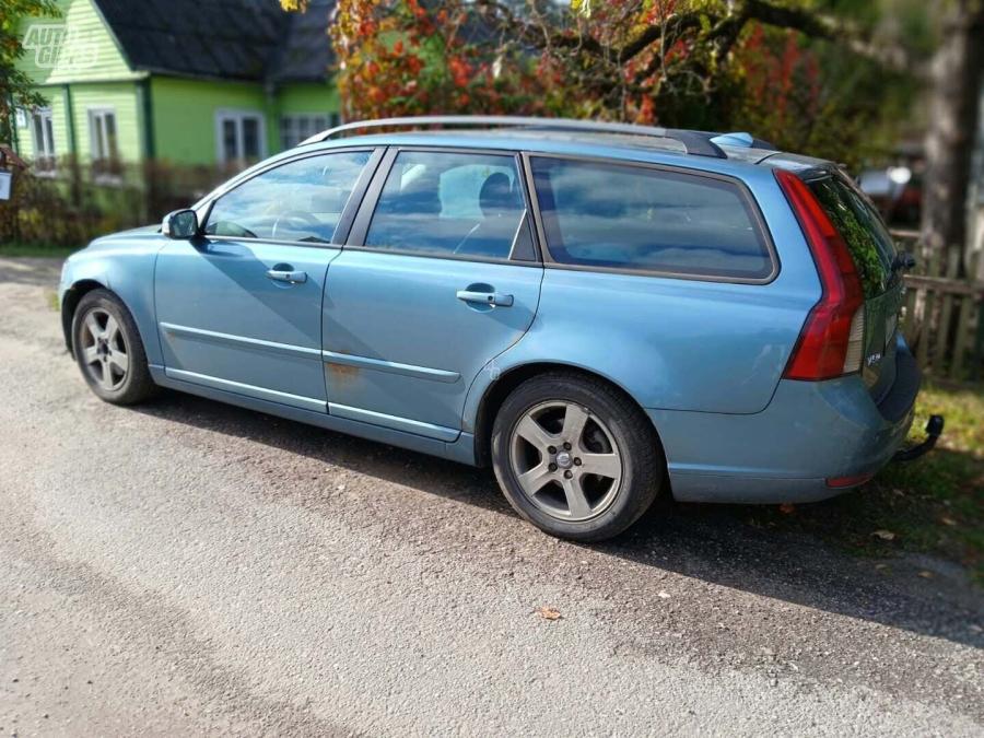 Volvo V50 2007 in Druskininkai, with an engine capacity of 1.60 L and mileage of 267 thousand km for 1250 €, photo 4 on AUTOMOTO.COM.LV