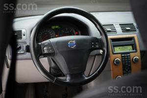 Oranžs Volvo V50 2008 Rīga, ar dzinēja tilpumu 2.00 L un nobraukumu 303 tūkst. km par 3990 €, foto 7 vietnē AUTOMOTO.COM.LV