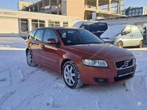 Orange Volvo V50 2011 in Kaunas, with an engine capacity of 1.98 L and mileage of 243 thousand km for 3750 €, photo 2 on AUTOMOTO.COM.LV