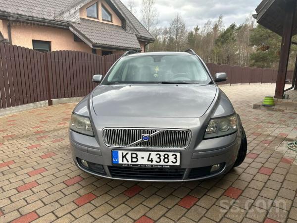 Volvo V50 2004 Jūrmala, ar dzinēja tilpumu 2.00 L un nobraukumu 254 tūkst. km par 2200 €, foto 1 vietnē AUTOMOTO.COM.LV