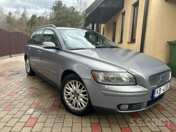 Volvo V50 2004 Jūrmala, ar dzinēja tilpumu 2.00 L un nobraukumu 254 tūkst. km par 2200 €, foto 3 vietnē AUTOMOTO.COM.LV