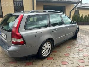 Volvo V50 2004 Jūrmala, ar dzinēja tilpumu 2.00 L un nobraukumu 254 tūkst. km par 2200 €, foto 5 vietnē AUTOMOTO.COM.LV