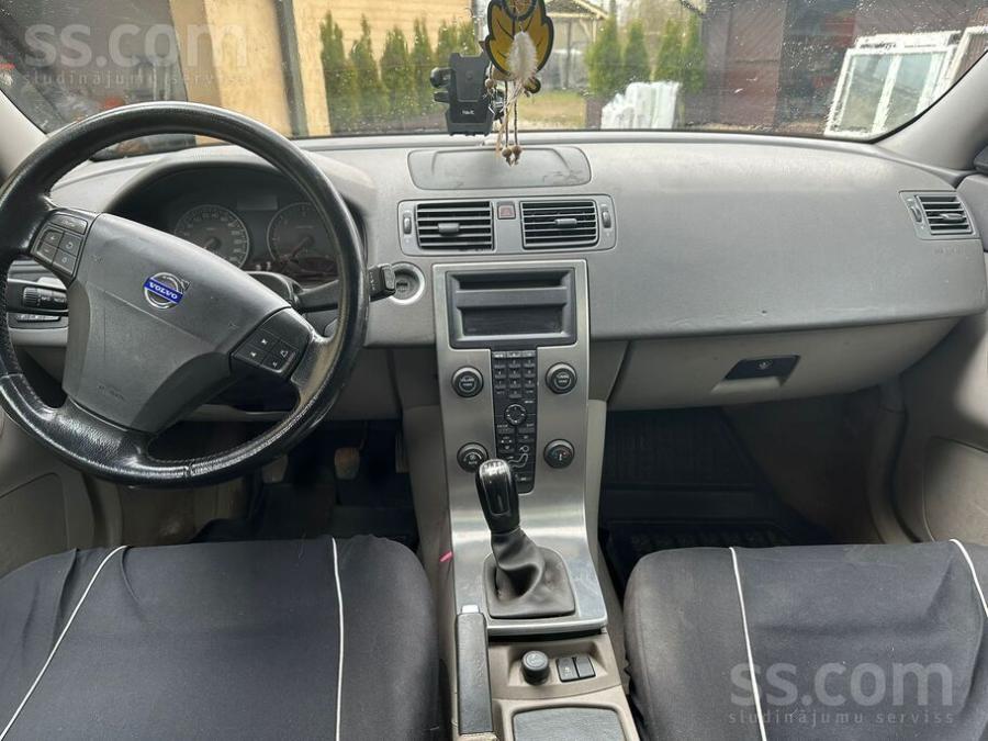 Volvo V50 2004 Jūrmala, ar dzinēja tilpumu 2.00 L un nobraukumu 254 tūkst. km par 2200 €, foto 7 vietnē AUTOMOTO.COM.LV