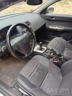 Volvo V50 2005 in Riga, with an engine capacity of 1.60 L and mileage of 0 thousand km for 1000 €, photo 6 on AUTOMOTO.COM.LV