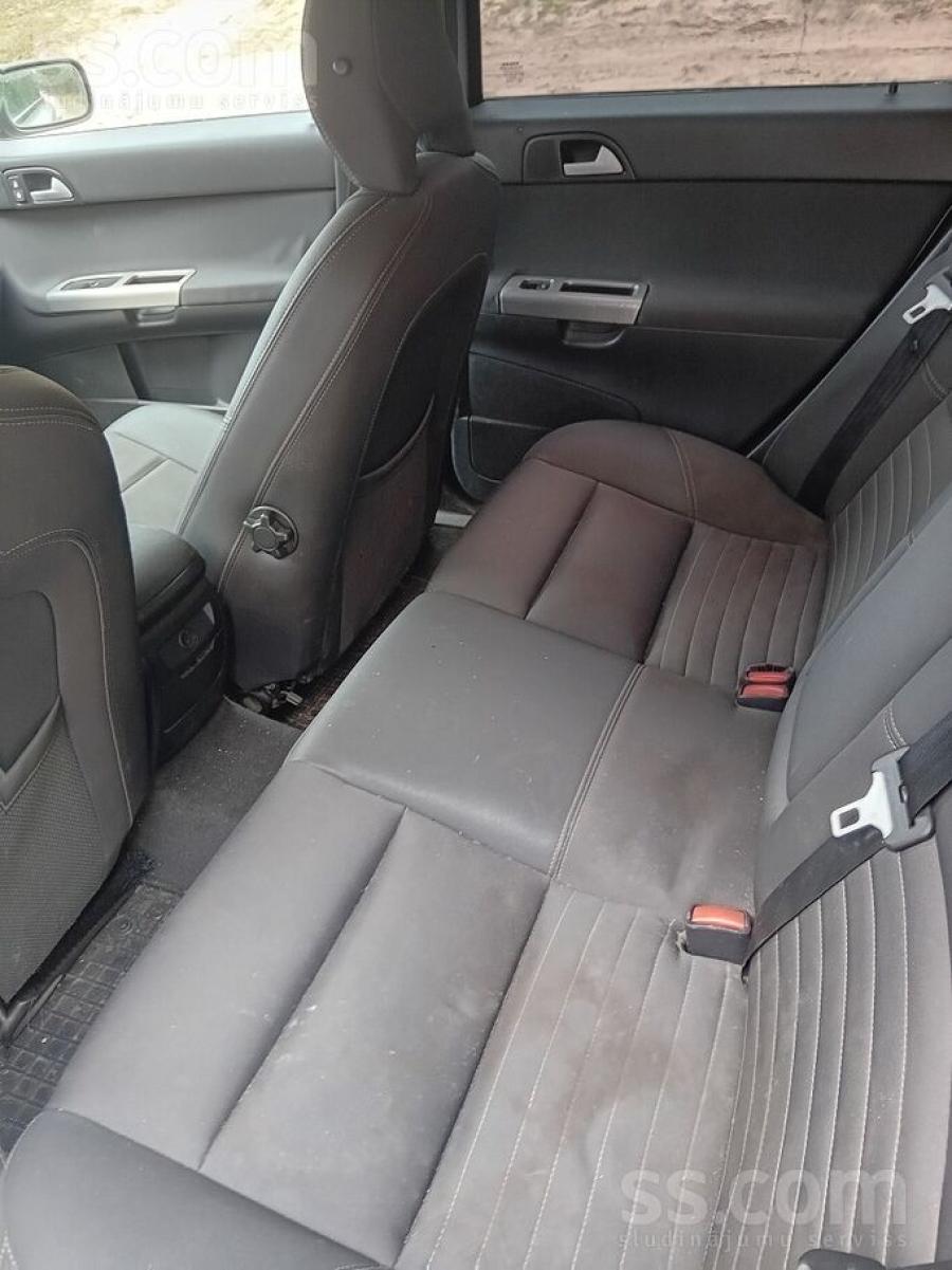 Volvo V50 2005 in Riga, with an engine capacity of 1.60 L and mileage of 0 thousand km for 1000 €, photo 7 on AUTOMOTO.COM.LV