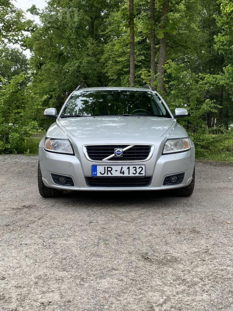Volvo V50 2008 Tukums, ar dzinēja tilpumu 2.00 L un nobraukumu 350 tūkst. km par 2490 €, foto 3 vietnē AUTOMOTO.COM.LV