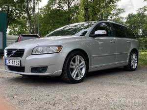 Volvo V50 2008 Tukums, ar dzinēja tilpumu 2.00 L un nobraukumu 350 tūkst. km par 2490 €, foto 4 vietnē AUTOMOTO.COM.LV