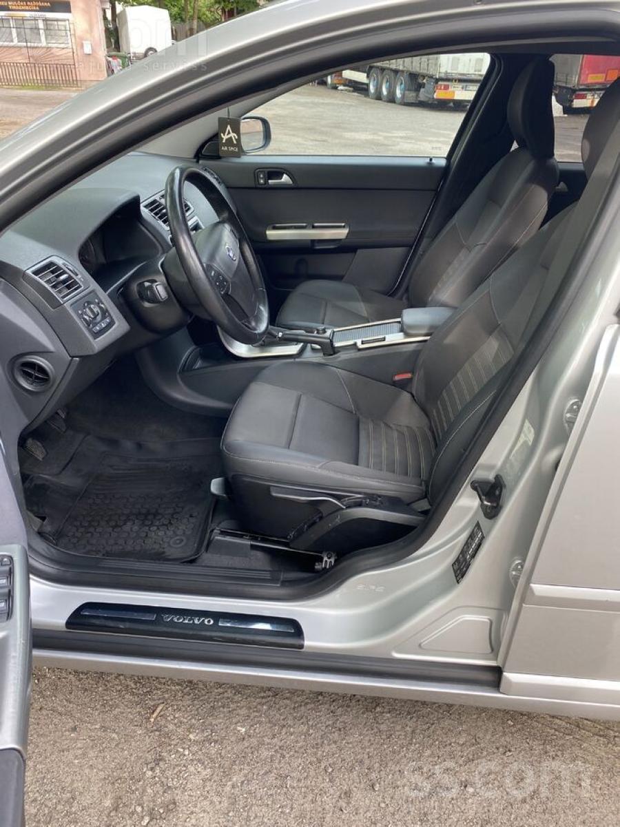 Volvo V50 2008 Tukums, ar dzinēja tilpumu 2.00 L un nobraukumu 350 tūkst. km par 2490 €, foto 13 vietnē AUTOMOTO.COM.LV