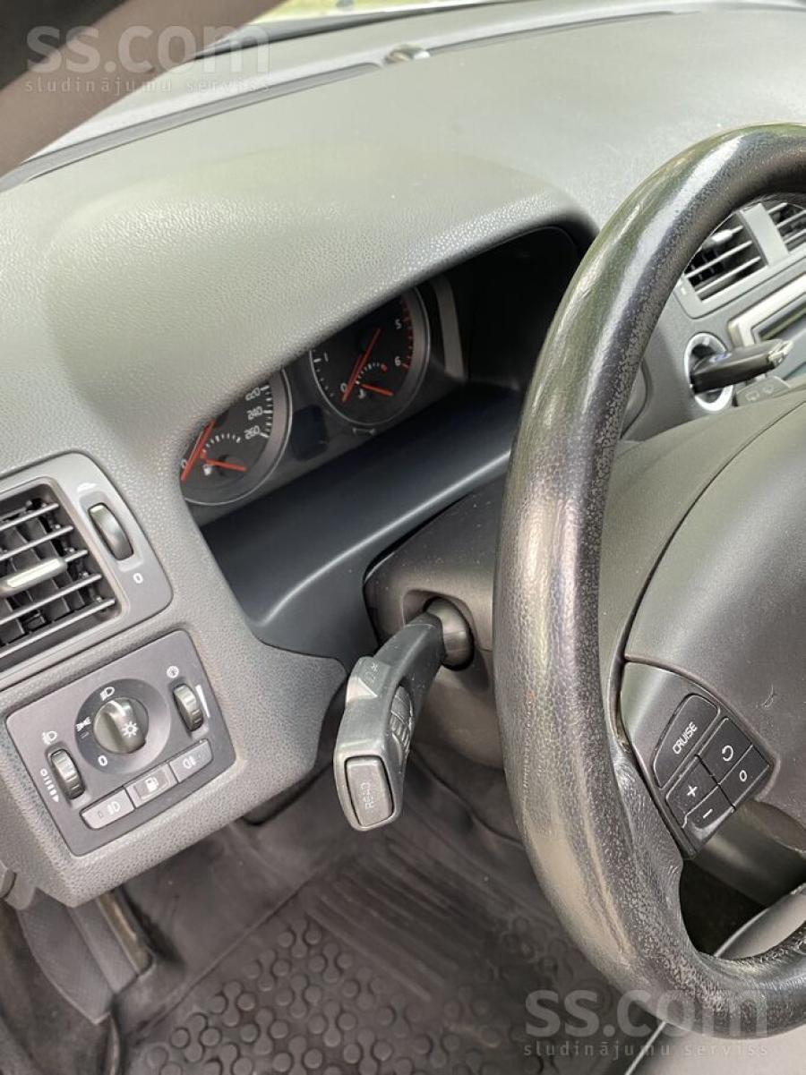 Volvo V50 2008 Tukums, ar dzinēja tilpumu 2.00 L un nobraukumu 350 tūkst. km par 2490 €, foto 20 vietnē AUTOMOTO.COM.LV