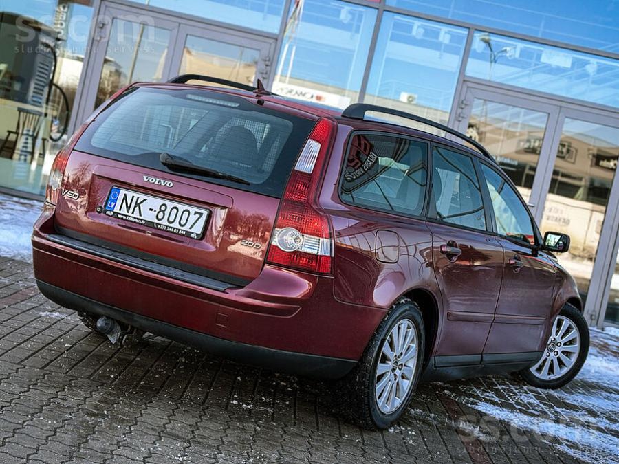 Sarkans Volvo V50 2004 Rīga, ar dzinēja tilpumu 2.00 L un nobraukumu 363 tūkst. km par 1490 €, foto 5 vietnē AUTOMOTO.COM.LV