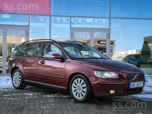 Sarkans Volvo V50 2004 Rīga, ar dzinēja tilpumu 2.00 L un nobraukumu 363 tūkst. km par 1490 €, foto 6 vietnē AUTOMOTO.COM.LV