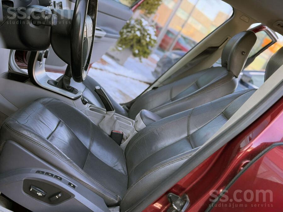 Sarkans Volvo V50 2004 Rīga, ar dzinēja tilpumu 2.00 L un nobraukumu 363 tūkst. km par 1490 €, foto 9 vietnē AUTOMOTO.COM.LV