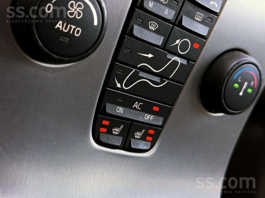 Sarkans Volvo V50 2004 Rīga, ar dzinēja tilpumu 2.00 L un nobraukumu 363 tūkst. km par 1490 €, foto 20 vietnē AUTOMOTO.COM.LV