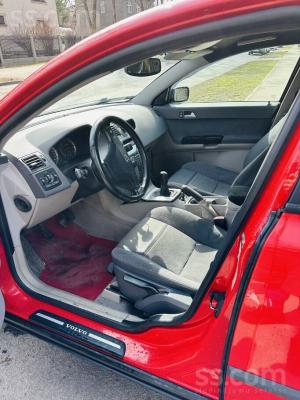 Red Volvo V50 2004 in Riga, with an engine capacity of 2.00 L and mileage of 426 thousand km for 1000 €, photo 6 on AUTOMOTO.COM.LV
