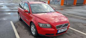 Sarkans Volvo V50 2005 Palanga, ar dzinēja tilpumu 1.80 L un nobraukumu 218 tūkst. km par 1700 €, foto  vietnē AUTOMOTO.COM.LV