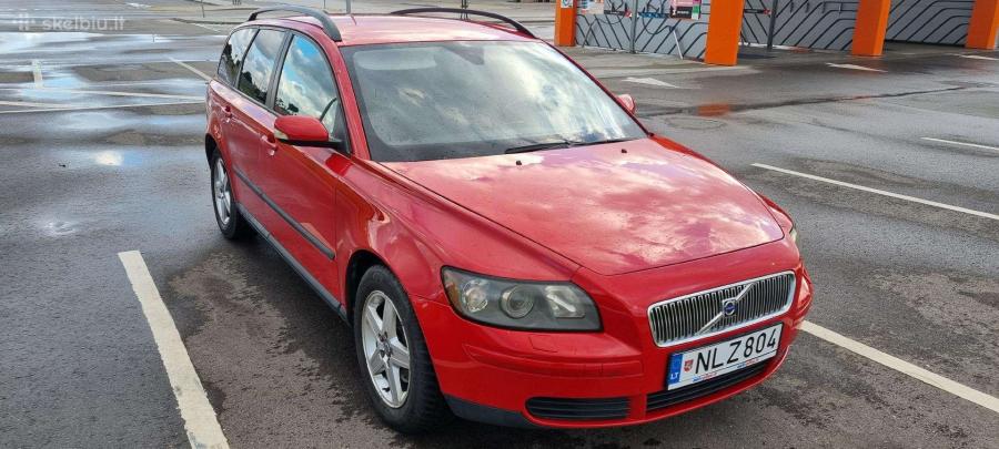 Red Volvo V50 2005 in Palanga, with an engine capacity of 1.80 L and mileage of 218 thousand km for 1700 €, photo 1 on AUTOMOTO.COM.LV