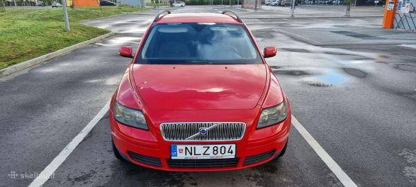 Sarkans Volvo V50 2005 Palanga, ar dzinēja tilpumu 1.80 L un nobraukumu 218 tūkst. km par 1700 €, foto 3 vietnē AUTOMOTO.COM.LV