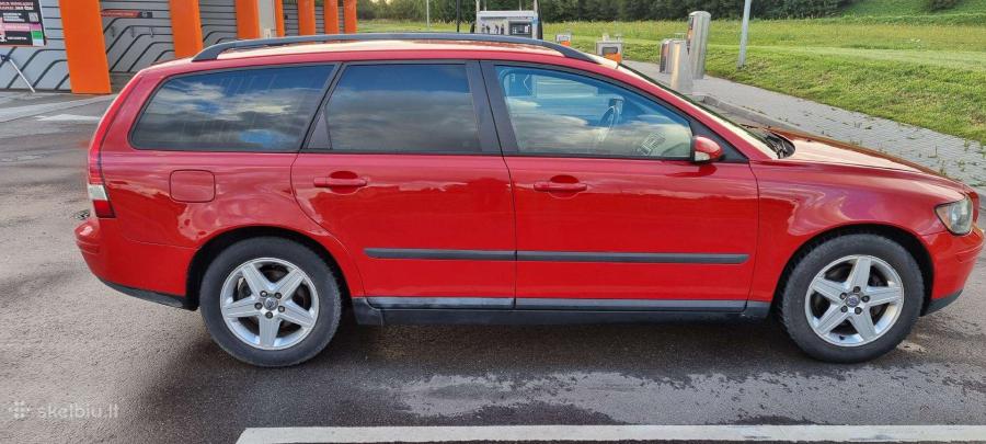 Red Volvo V50 2005 in Palanga, with an engine capacity of 1.80 L and mileage of 218 thousand km for 1700 €, photo 7 on AUTOMOTO.COM.LV