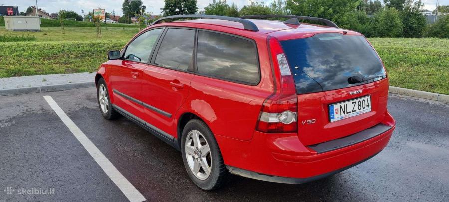 Red Volvo V50 2005 in Palanga, with an engine capacity of 1.80 L and mileage of 218 thousand km for 1700 €, photo 9 on AUTOMOTO.COM.LV