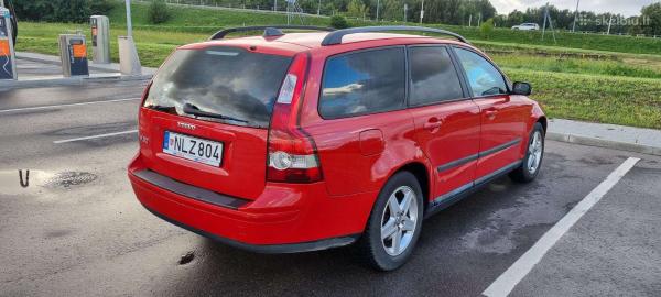Sarkans Volvo V50 2005 Palanga, ar dzinēja tilpumu 1.80 L un nobraukumu 218 tūkst. km par 1700 €, foto 10 vietnē AUTOMOTO.COM.LV