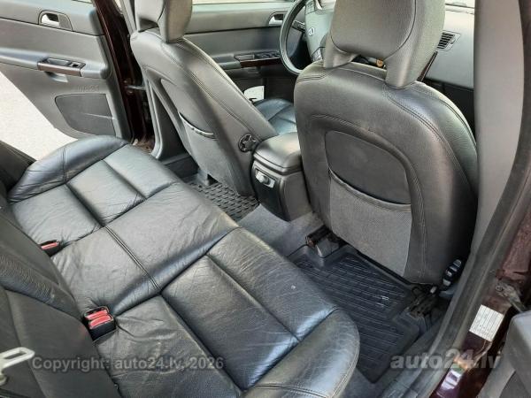 Sarkans Volvo V50 2005 Tallina, ar dzinēja tilpumu 2.40 L un nobraukumu 302 tūkst. km par 2000 €, foto 10 vietnē AUTOMOTO.COM.LV