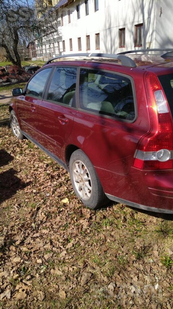 Sarkans Volvo V50 2005 Alūksne, ar dzinēja tilpumu 1.80 L un nobraukumu 312 tūkst. km par 650 €, foto 4 vietnē AUTOMOTO.COM.LV