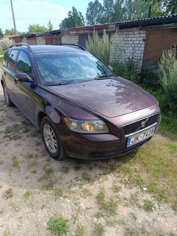 Sarkans Volvo V50 2005 Ventspils, ar dzinēja tilpumu 1.60 L un nobraukumu 369 tūkst. km par 2000 €, foto 1 vietnē AUTOMOTO.COM.LV
