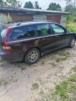 Sarkans Volvo V50 2005 Ventspils, ar dzinēja tilpumu 1.60 L un nobraukumu 369 tūkst. km par 2000 €, foto 3 vietnē AUTOMOTO.COM.LV