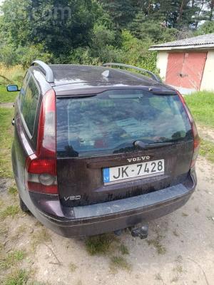 Sarkans Volvo V50 2005 Ventspils, ar dzinēja tilpumu 1.60 L un nobraukumu 369 tūkst. km par 2000 €, foto 4 vietnē AUTOMOTO.COM.LV