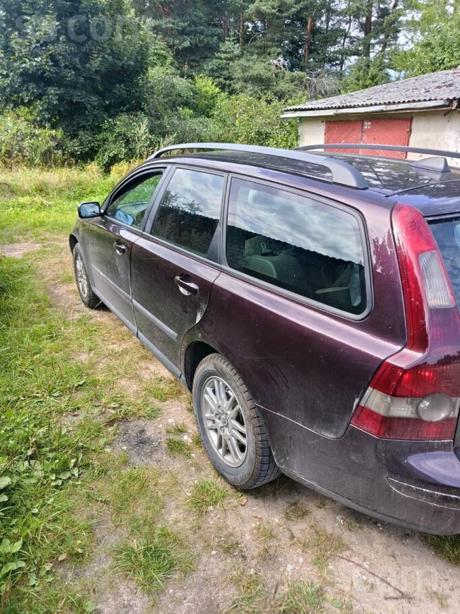 Sarkans Volvo V50 2005 Ventspils, ar dzinēja tilpumu 1.60 L un nobraukumu 369 tūkst. km par 2000 €, foto 5 vietnē AUTOMOTO.COM.LV