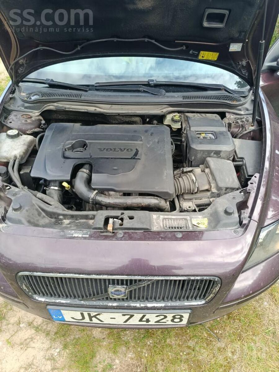 Sarkans Volvo V50 2005 Ventspils, ar dzinēja tilpumu 1.60 L un nobraukumu 369 tūkst. km par 2000 €, foto 7 vietnē AUTOMOTO.COM.LV