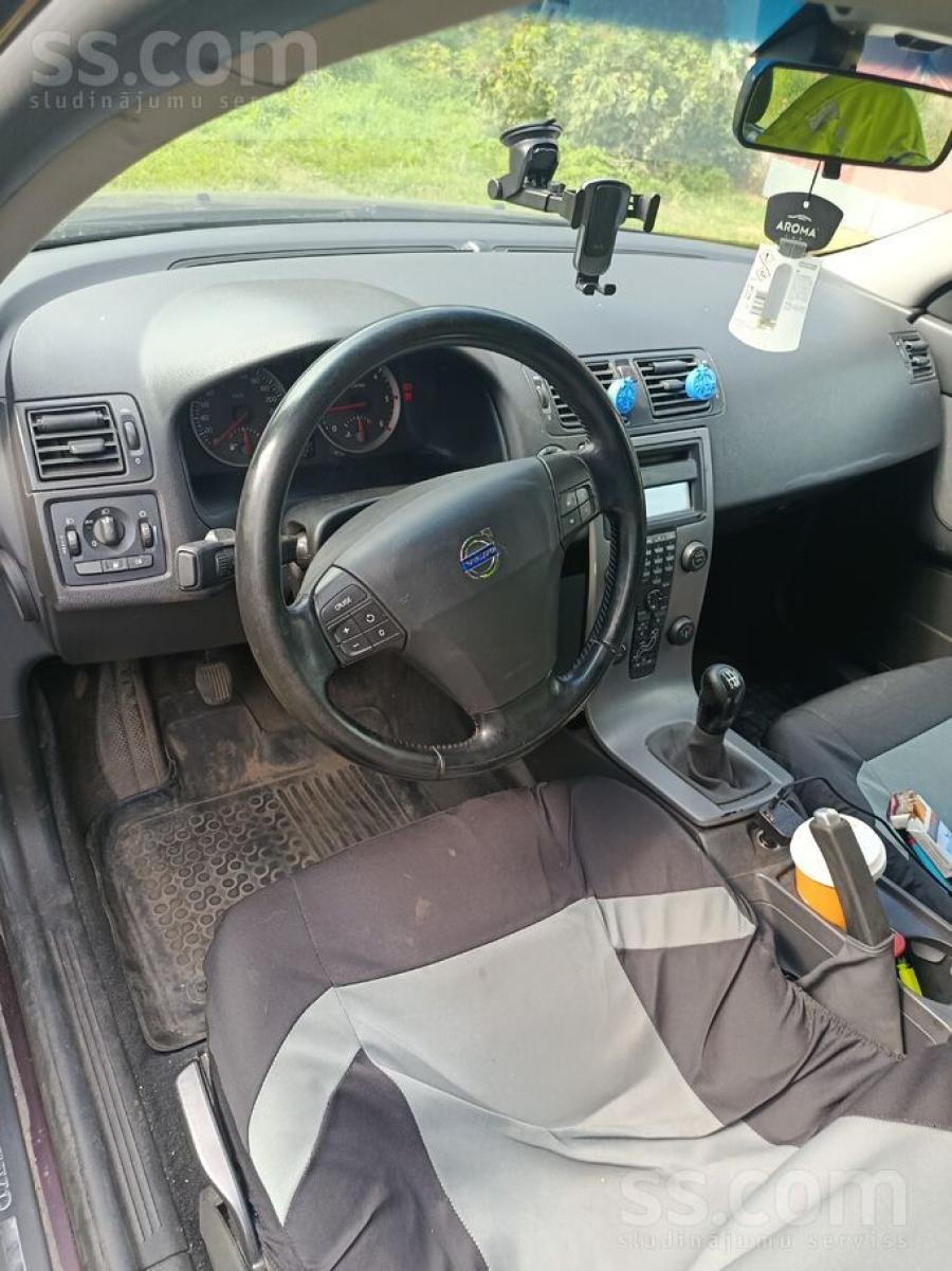 Sarkans Volvo V50 2005 Ventspils, ar dzinēja tilpumu 1.60 L un nobraukumu 369 tūkst. km par 2000 €, foto 8 vietnē AUTOMOTO.COM.LV