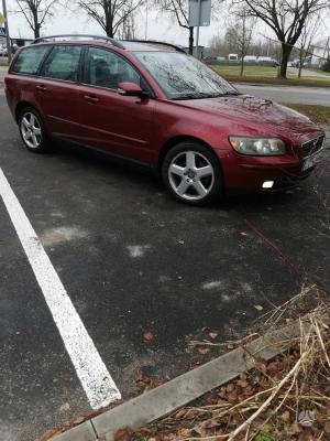Red Volvo V50 2006 in Vilkaviskis, with an engine capacity of 2.00 L and mileage of 331 thousand km for 1100 €, photo 4 on AUTOMOTO.COM.LV