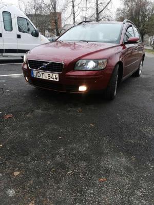 Red Volvo V50 2006 in Vilkaviskis, with an engine capacity of 2.00 L and mileage of 331 thousand km for 1100 €, photo 6 on AUTOMOTO.COM.LV