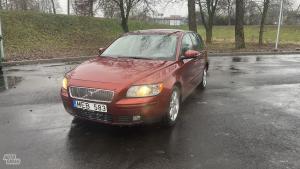 Red Volvo V50 2006 in Vilnius, with an engine capacity of 2.00 L and mileage of 400 thousand km for 1100 €, photo 2 on AUTOMOTO.COM.LV