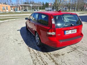 Красный Вольво В50 2007 в Огре, объемом двигателя 2.00 л и пробегом 320 тыс. км за 1400 €, фото 6 на AUTOMOTO.COM.LV