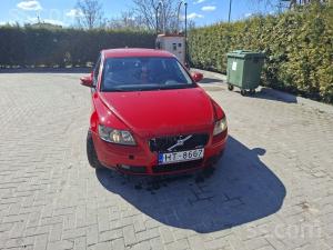 Красный Вольво В50 2007 в Огре, объемом двигателя 2.00 л и пробегом 320 тыс. км за 1400 €, фото 7 на AUTOMOTO.COM.LV