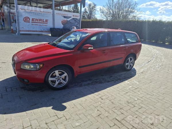 Red Volvo V50 2007 in Ogre, with an engine capacity of 2.00 L and mileage of 320 thousand km for 1400 €, photo 9 on AUTOMOTO.COM.LV